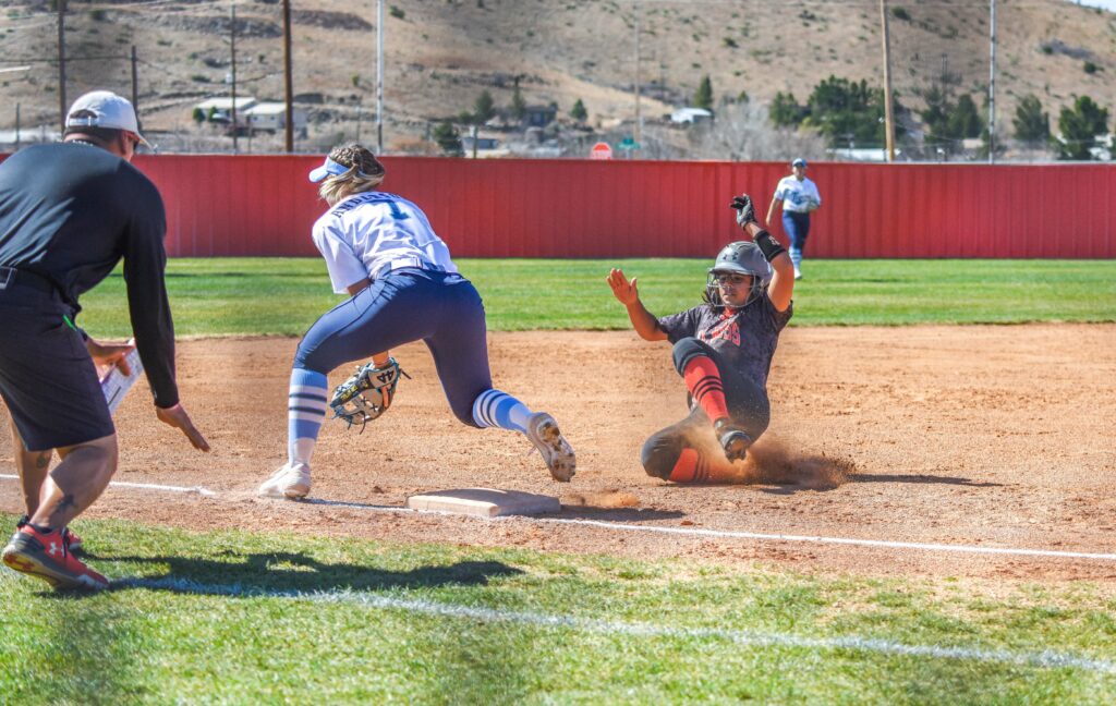 ETBU Blanks Softball in Series Closer, 16-0 – SUL ROSS